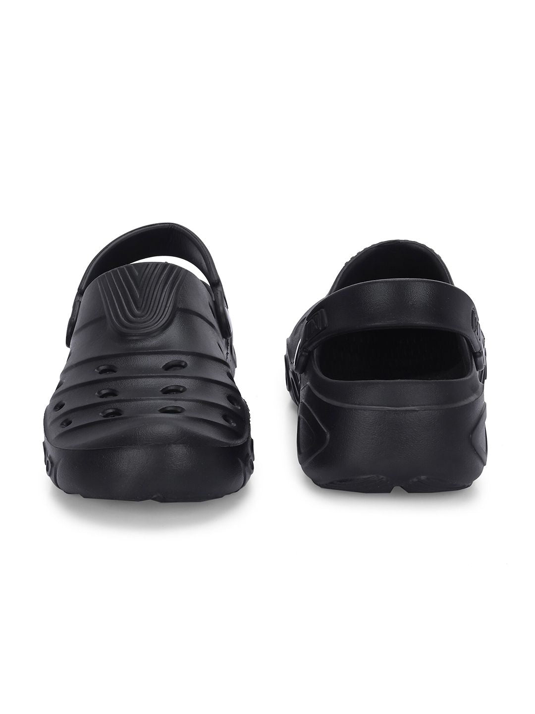 Buy HRX by Hrithik Roshan Men Black Croslite Clogs Online at Best Price ...