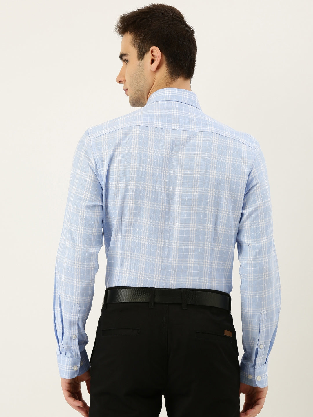 INVICTUS Men Blue & White Slim Fit Checked Sustainable Formal Shirt